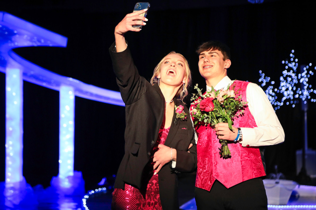 WSHS Prom Goers Shine Brightly During “Night of a Thousand Lights ...